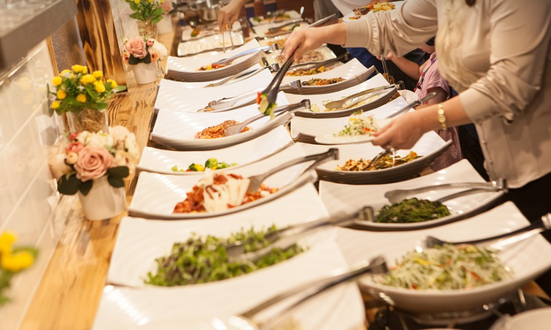 How to Get the Most Out of an All-Inclusive Buffet - Travellers Club